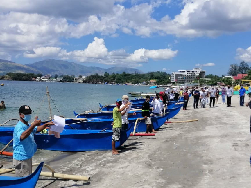 Olongapo Fisherfolk Receive FRP Boats From BFAR-3 – The Maritime Review